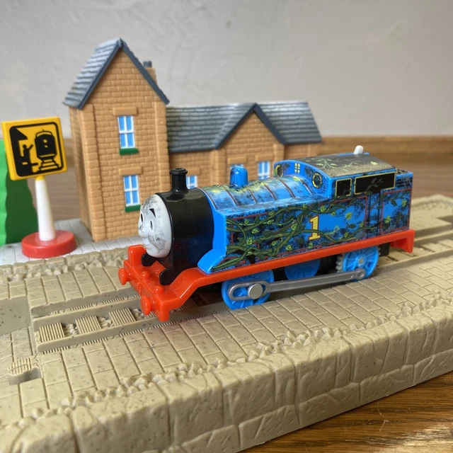 THOMAS & FRIENDS TrackMaster Train Scrapyard Escape Motorized #1 Engine ...