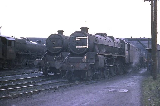 ORIGINAL COLOUR SLIDE of 44944 LMR Black 5 steam loco £3.50 - PicClick UK