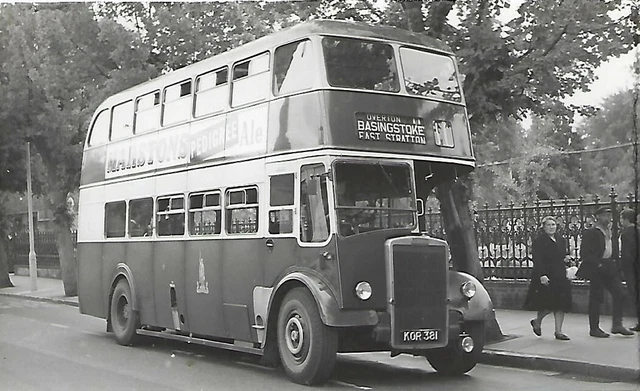 BUS PHOTO: KOR381 King Alfred, Winchester. 1952 Leyland Titan PD2/10 ...