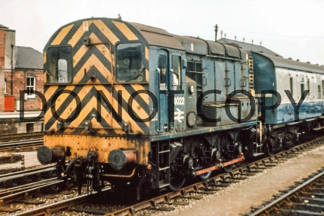 UK DIESEL TRAIN Railway Photograph Of Class 08 D4022. Rm08-565 £1.70 ...