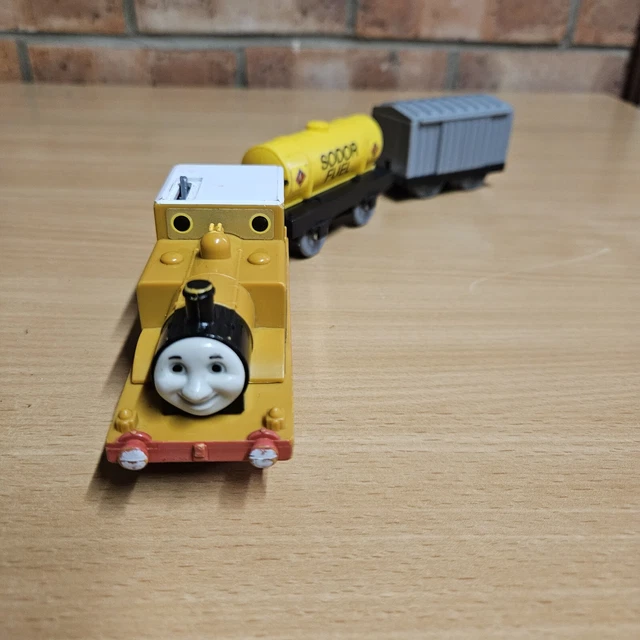 TOMY TRACKMASTER THOMAS the tank engine battery train stepney ...