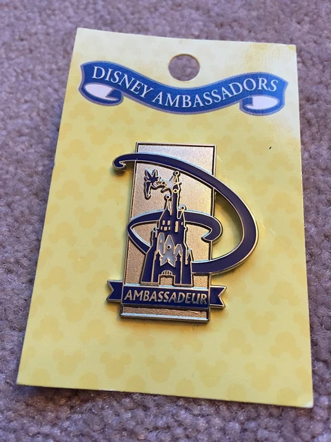 PIN AMBASSADEUR DISNEY DLRP Disneyland Paris Ambassadors Series NOC EUR ...