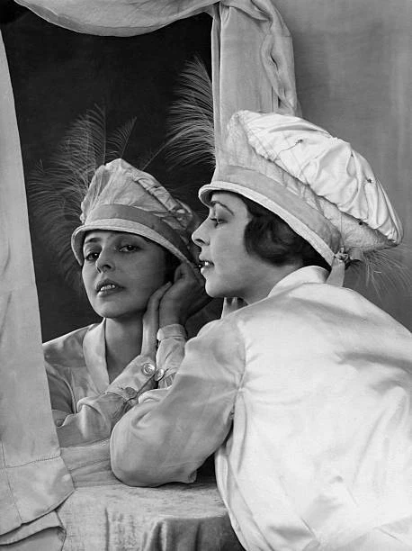 TZATSCHEWA MANJA ACTRESS Bulgaria also Tzwetta Tzatschewa wears- 1920 ...