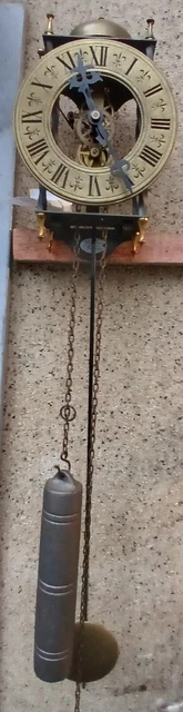 ALTE SKELETT-UHR MIT Pendel, Glocke und Kette, Schmiedeeisen/Messing ...