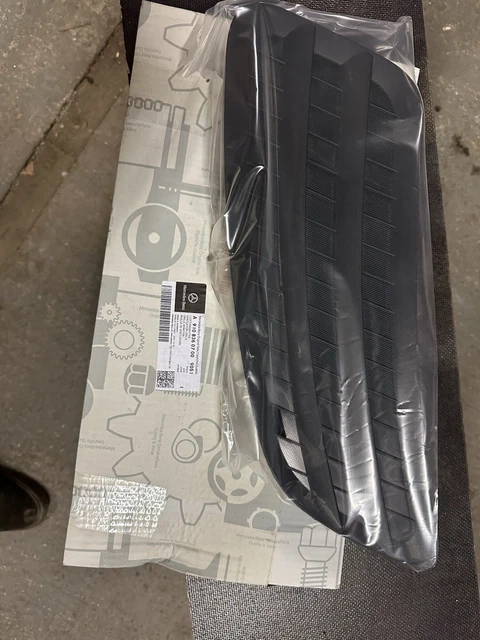 MB SPRINTER W907 Engine Hood Left Grille A91083607009051 NEW GENUINE £ ...