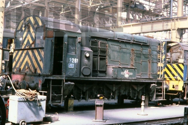 35MM SLIDE BR British Railways Diesel Loco Class 08 D3261 Swindon 1979 ...