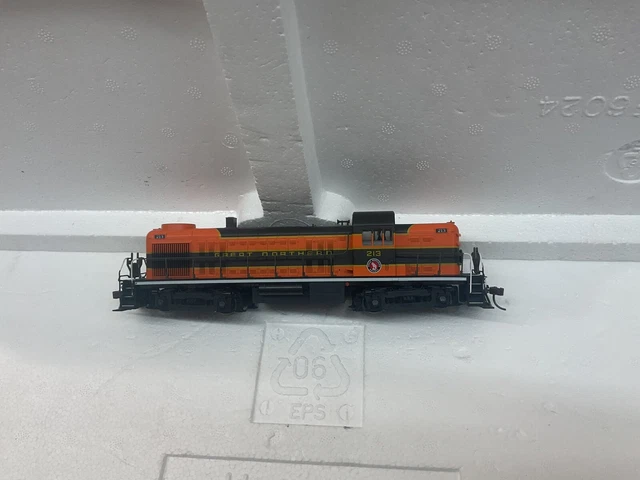 KATO HO SCALE Diesel Locomotive Alco RS3 Great Northern Orange N.213 ...