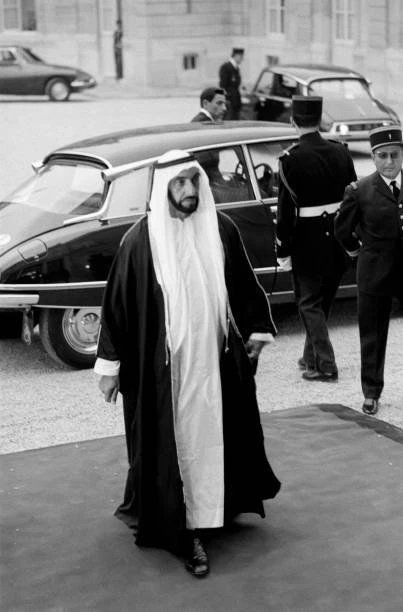 SHEIKH ZAYED BIN Sultan al-Nahyan in Paris 1975 OLD PHOTO 5 $9.00 ...