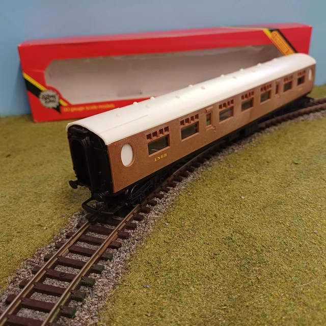 HORNBY R937 LNER Coach Full Third. 3rd. Teak. 1010. Vintage Model ...
