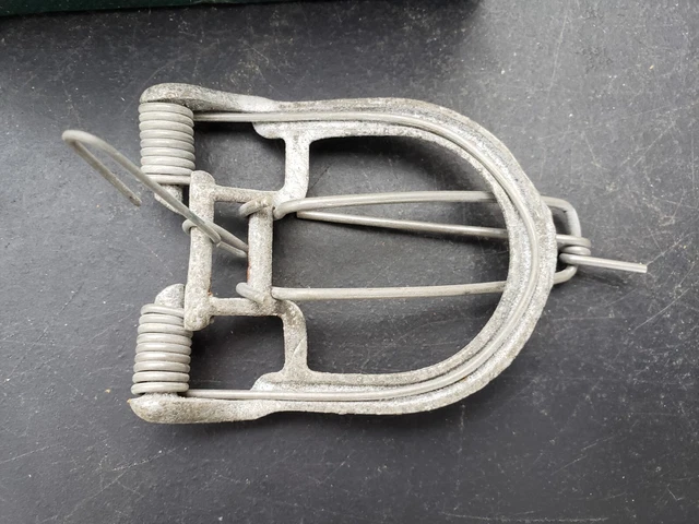 VINTAGE SCHUYLER'S NO. 3 folding mouse traps Rare Set of 10 in original ...