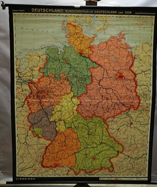 VINTAGE ROLLING CARD school wall map teaching board Germany poster FRG ...