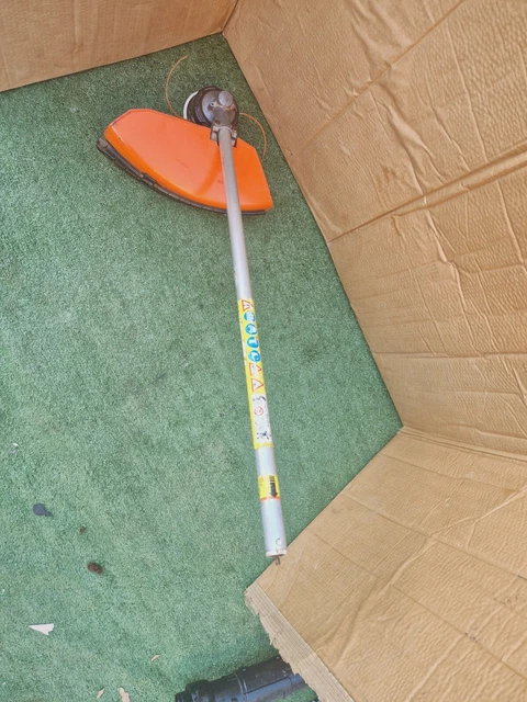 STIHL KOMBI FS-KM Strimmer Attachment with C25-2 AutoCut head. Fully ...