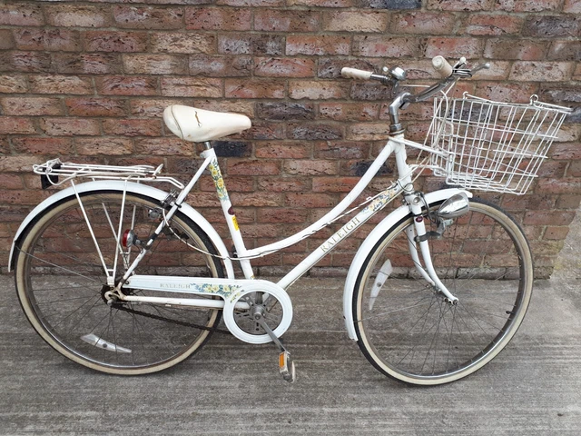 RALEIGH CAPRICE LADIES bike, ladies town bycycle, vintage Raleigh bike ...