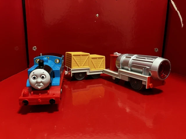 TOMY THOMAS & Jet Engine Trackmaster Motorised Battery Train Thomas ...