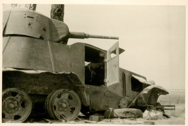 WK2 FOTO GEBIRGSJÄGER Soldaten russ Panzer Spähwagen Treffer Turm ...