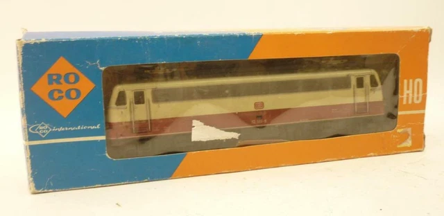 ROCO HO GAUGE DB class 10 ELECTRIC LOCOMOTIVE - MAROON/CREAM - 4138, s ...