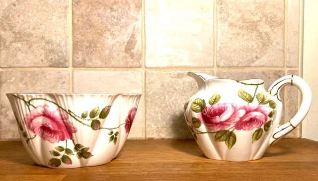 VINTAGE SHELLEY CHINA Dainty shape Rambler Rose Milk Jug & Sugar Bowl £ ...