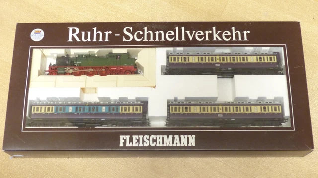 FLEISCHMANN ZUGSET 1887, T 18 und 3 Wagen der KPEV, AC-digital ESU ...