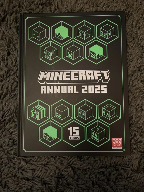 MINECRAFT ANNUAL 2025: The new official fully illustrated by Mojang A B ...