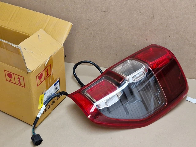 GENUINE FORD RANGER Wildtrak Drivers Side Rear Light Lamp With Fog Lamp ...