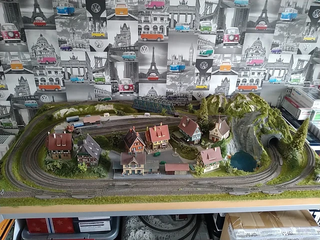 N GAUGE MODEL Railway Layout on Noch 84810 Traunstein Preformed Layout ...