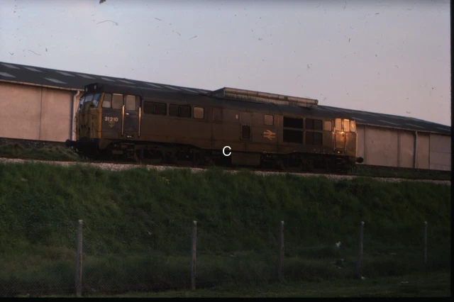 35MM SLIDE BRITISH Railway Br Class 31 - 31210 At Lucas Terrace Halt 26 ...
