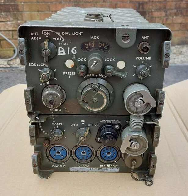 MILITARY WIRELESS PORTABLE transceiver army radio RT70A GRC signal ...