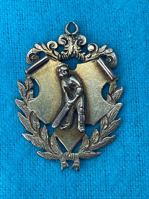 AUSTRALIAN PLAYER BEST Batsman Mathinna Cricket Club Tasmania 9ct Gold ...