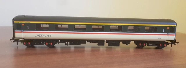 HORNBY R4617 MK2E FO first open Intercity Swallow livery 3234 OO £25.00 ...