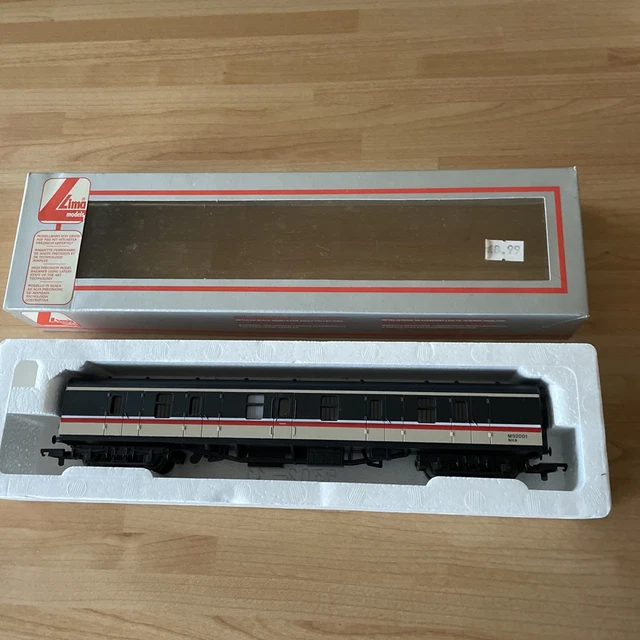 LIMA 305373 OO Gauge BR Intercity Brake Van M5804 & Mk2 M92001 coach £ ...