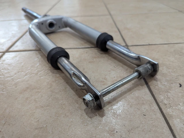 1988 HONDA ELITE SB50 SB50P Steering Stem Front Forks Triple Tree Axle ...