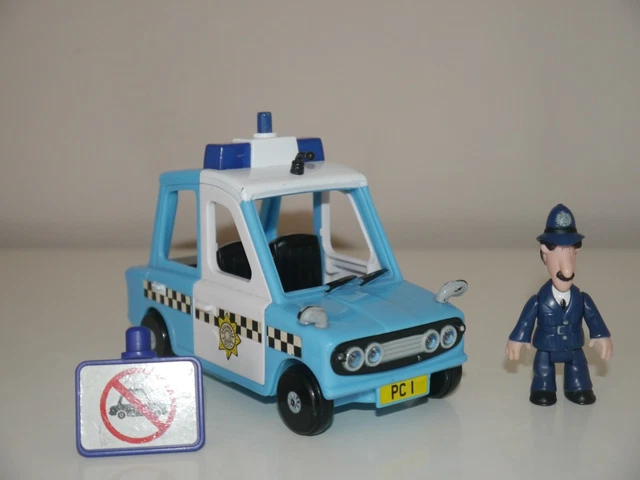 POSTMAN PAT MUSICAL Police Car & PC Selby Figure Sign SDS Medium Size ...