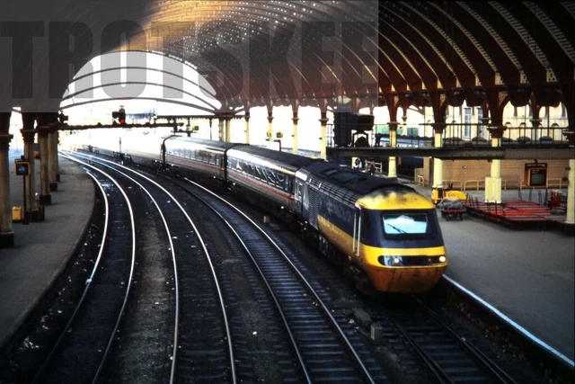 35MM SLIDE BR British Railways Diesel Loco Class 43 43085 York 1986 ...