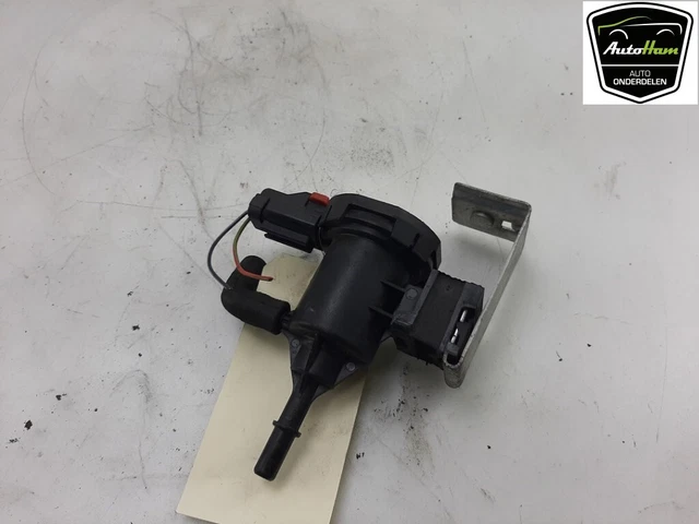 VACUUM VALVE VACUUM VALVE Mercedes-Benz GLA (156.9) 2018 A0014760532 ...