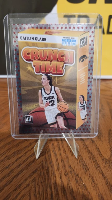 2024 PANINI CAITLIN Clark Collection Red Dot Crunch Time SSP Esclusiva Hyvee EUR 27,55 - PicClick IT