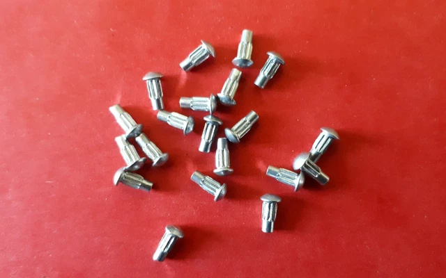 LOT DE 20 rivets Alu cannelés Dinky Toys Corgi toys Cij JRD Solido ...
