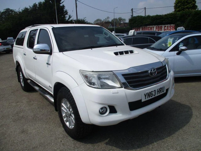 TOYOTA HILUX INVINCIBLE D/Cab Pick Up 3.0 D-4D 4WD 171 Auto Diesel £ ...