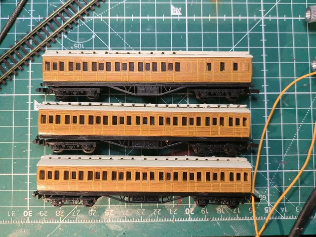 3 X LNER Teak Coaches With Clerestory Roofs N Gauge £28.99 - PicClick UK