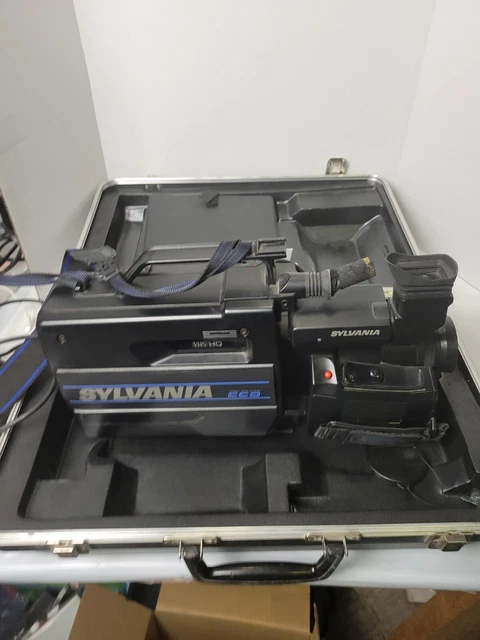 VINTAGE SYLVANIA HIGH Shutter VHS CCD With Flying Case, Accessories ...