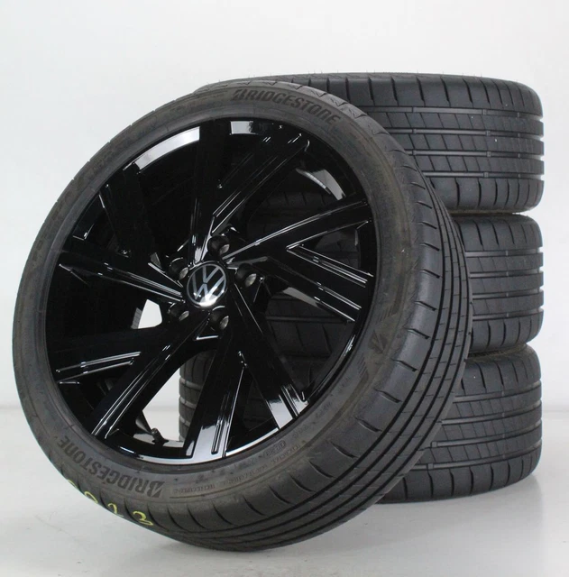 VW GOLF 8 & GTI GTD GTE summer wheels 18 inch Bergamo sw. Rims ...