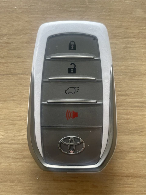 NEW GENUINE TOYOTA Fortuner SW4 Smart Key 2016 2017 2018 2019 2020 EUR ...