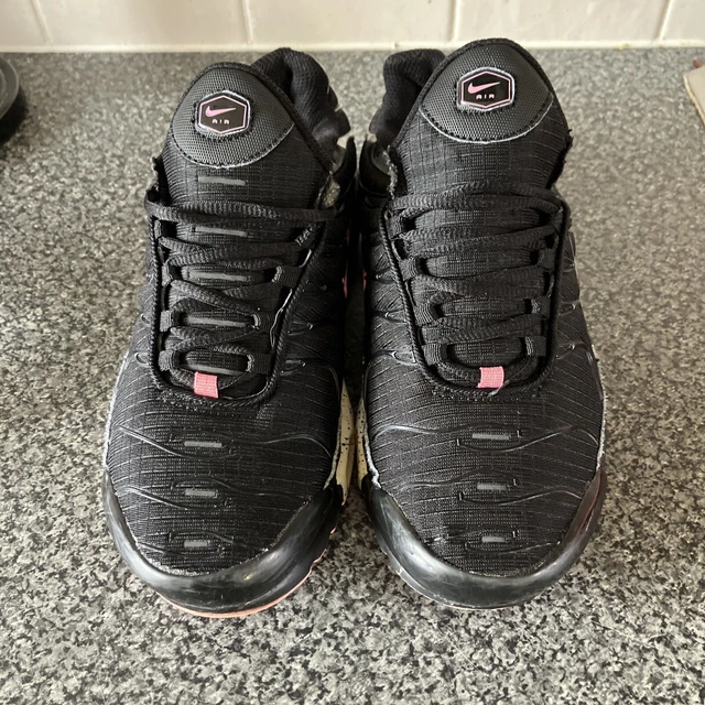 NIKE AIR MAX plus tn size 6 womens trainers Black / Pink Girls £26.00 ...