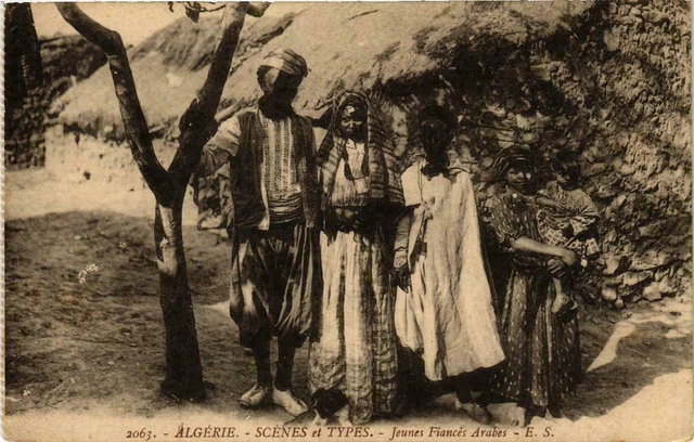CPA AK ALGERIA Algerie Scenes et Types Jeunes fiances Arabes (735760 ...
