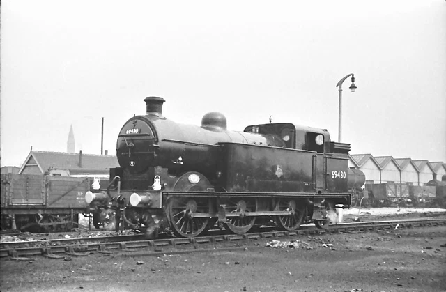 CASSERLEY NEGATIVE 35MM LNER IVATT N1 69430 ON COPELEY HILL SHED 5/9 ...