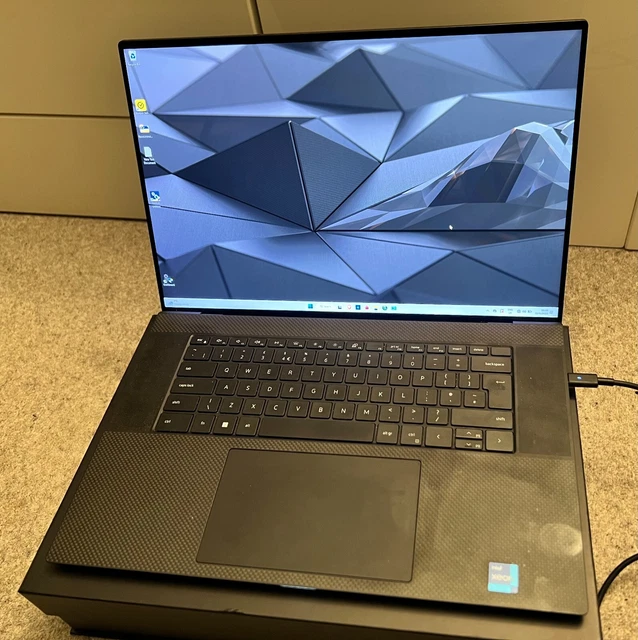 DELL PRECISION 5760 4k UHD+ Intel Xeon W-11955M, NVIDIA RTX A3000 64GB ...