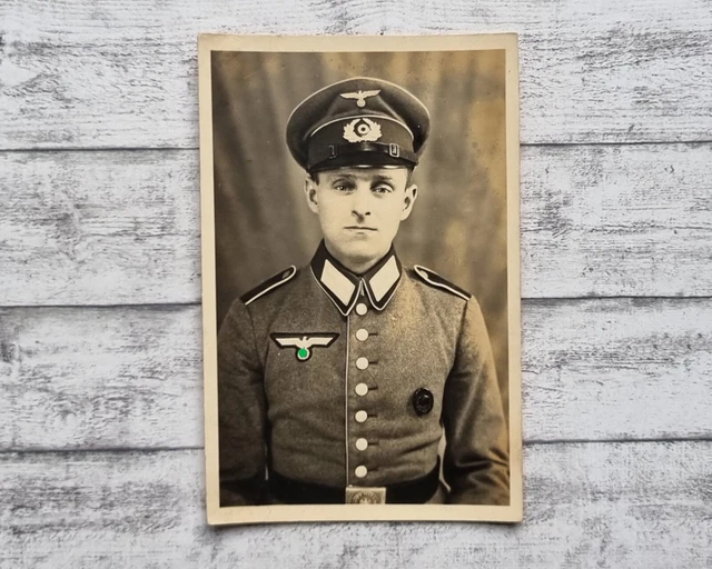 FOTO SOLDAT MANN Wehrmacht 2. WK Uniform Abzeichen Militaria Militär ...