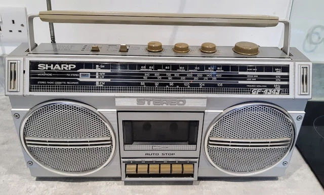 VINTAGE SHARP VARIABLE Sound Monitor Boombox Portable Radio/Cassette £ ...