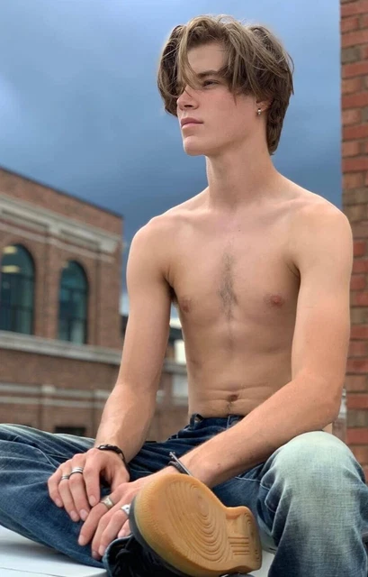 Shirtless Male Handsome Long Hair Lean Swimmer Body Man Beefcake Photo
