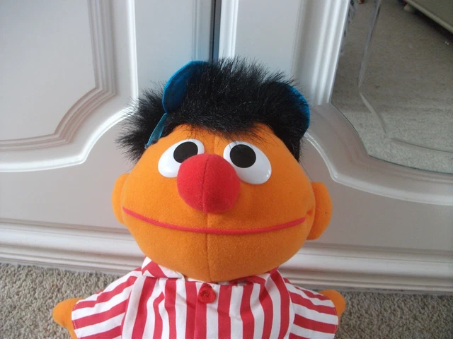 VINTAGE SESAME STREET/ The Muppets Tyco Sing & Snore Ernie Large Chatty ...