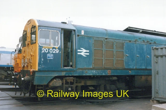 RAILWAY PHOTO 6X4 Class 20 20029 BR Blue Stabled at unknown TMD c1988 £ ...